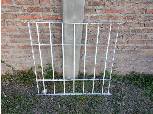 Reja para ventana de 1m x 1m - Clasionce | Fácil comprar, fácil vender