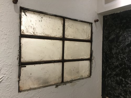 Ventana de hierro 120 x 100 aprox - Clasionce | Fácil comprar, fácil vender